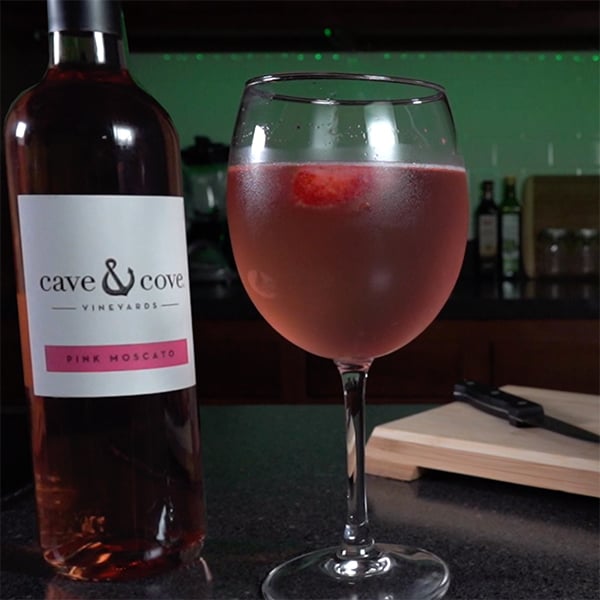 Strawberry Lemonade Spritzer | Recipes | Weis Markets
